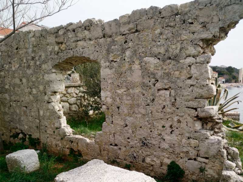 Calpurnijin žrtvenik iz Caske - Centar za kulturu Grada Novalje